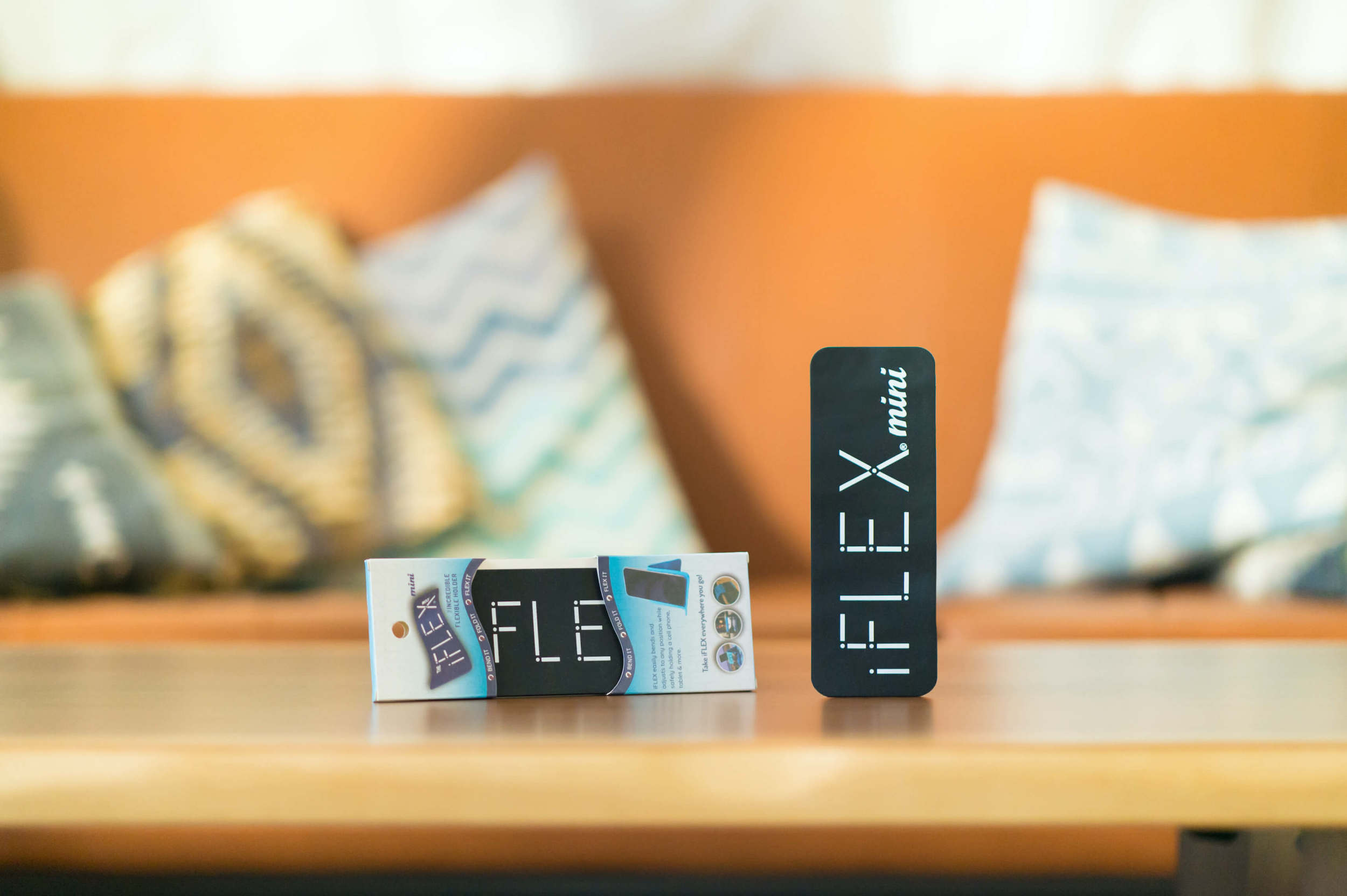 スマホスタンドの常識を覆す！次世代の「iFLEX」